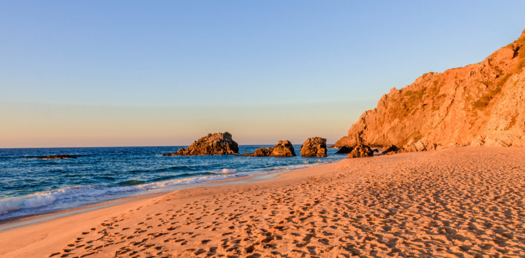 The Best Beaches on the Lisbon Coast | Portugal | The Villa Agency Blog ...